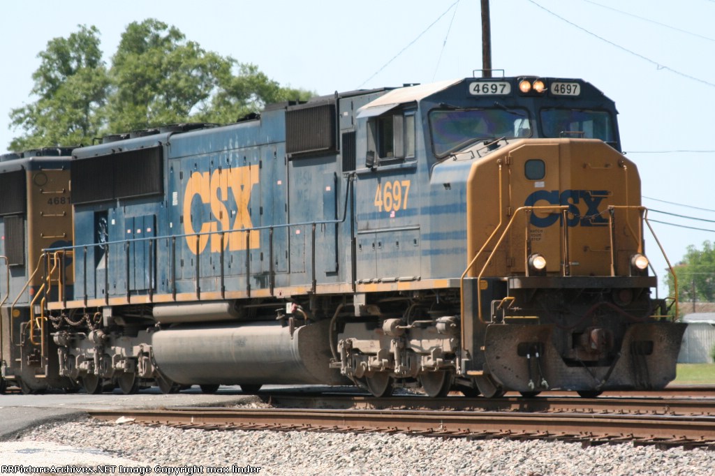 CSX 4697